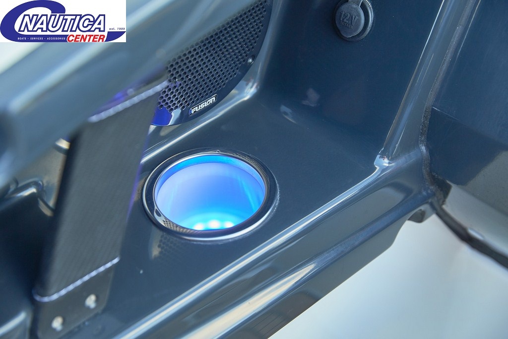 QUICKSILVER ΠΟΛΥΕΣΤΕΡΙΚΑ ΣΚΑΦΗ : ACTIV 755 CRUISER